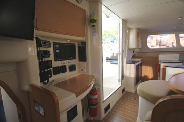 nav-desk - Whitsunday Escape